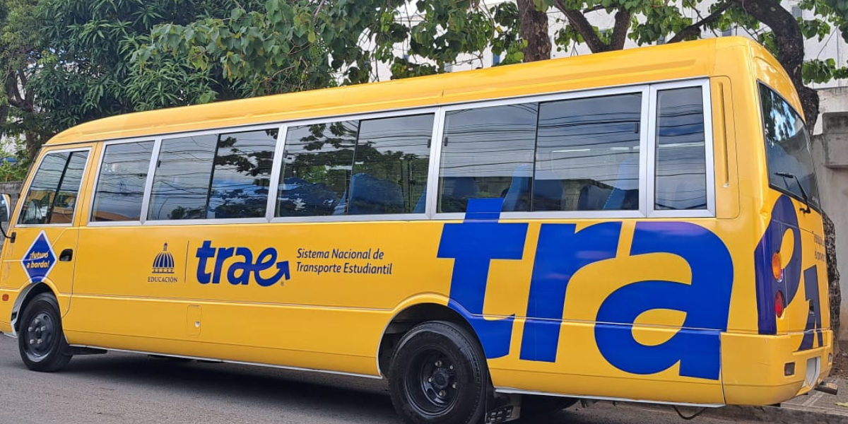 TRAE llama a conductores a ceder paso a autobuses de Transporte ...